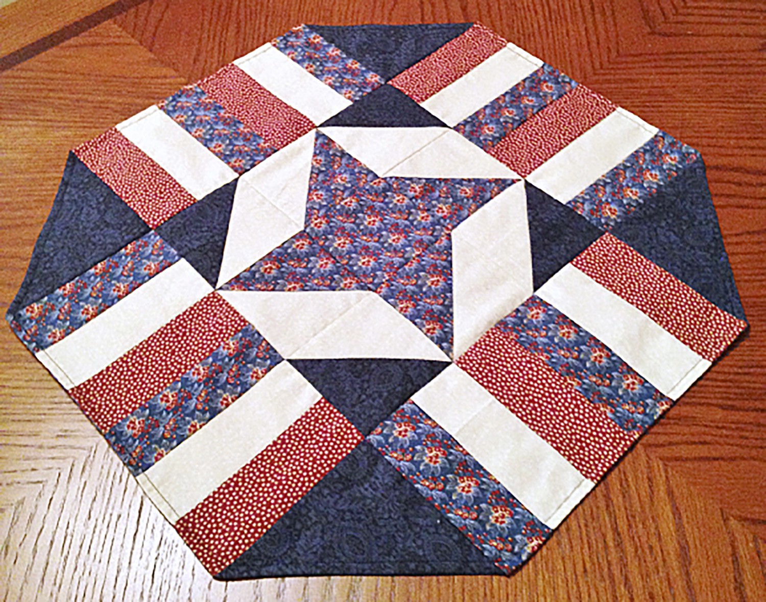 Easy Patriotic Table Topper – Farm Fresh Fabrics